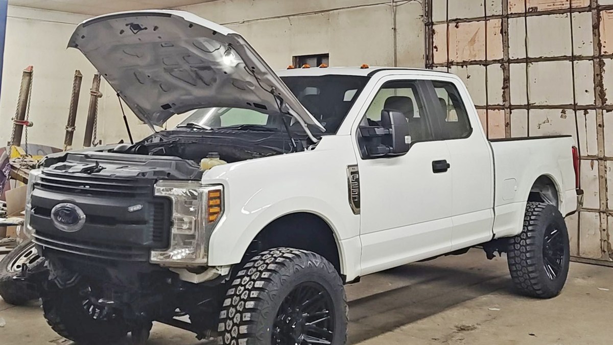 This Ford Super Duty Pickup Has a Secret: A Big-Block 8.1L Chevy V8