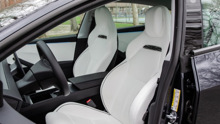 2025 Tesla Model 3 Performance Review: Quick As Heck but Not a Driver’s Car