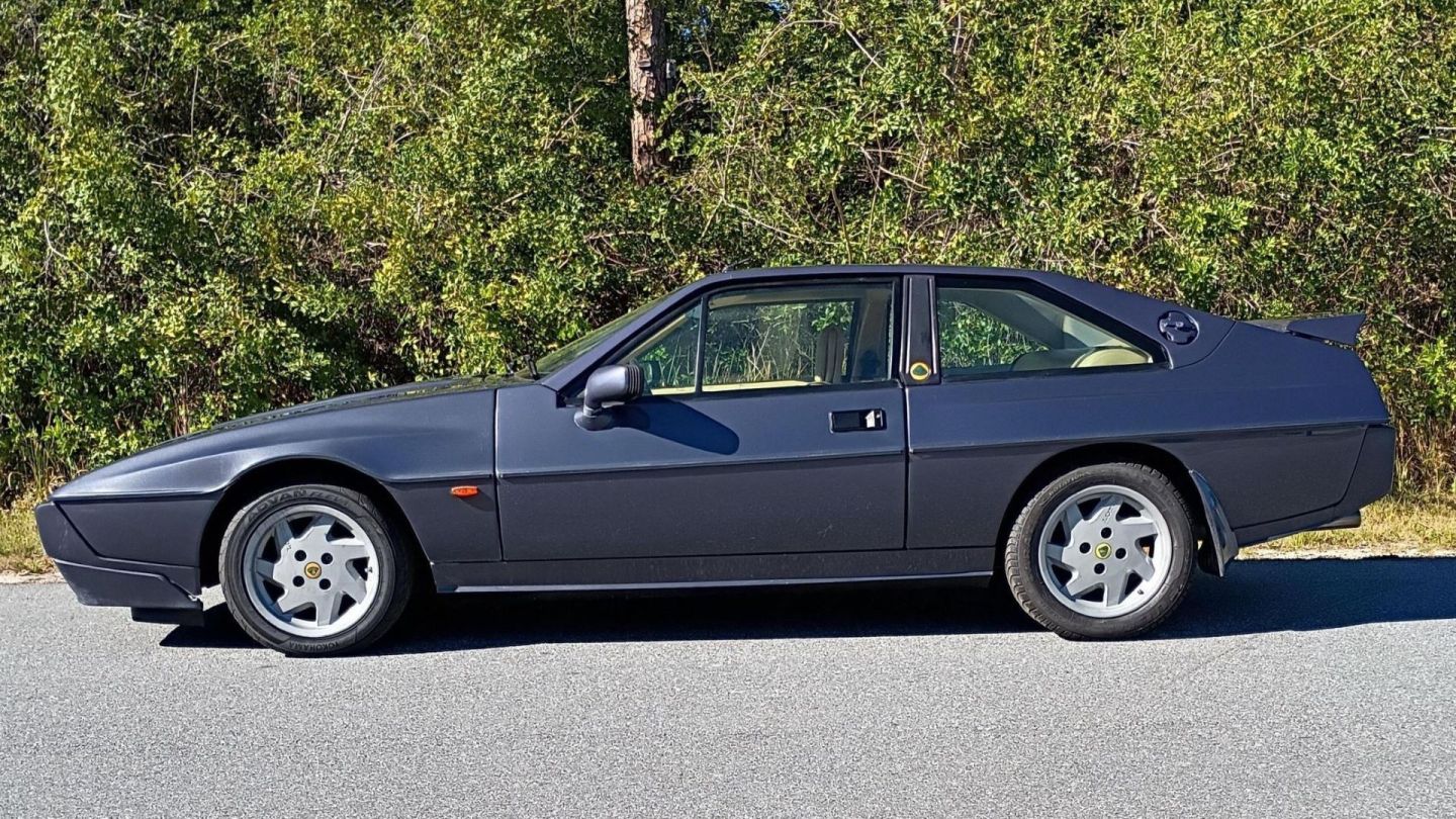 This Lotus Excel for Sale Is a Truly Unusual Rad Car That Might Go Cheap