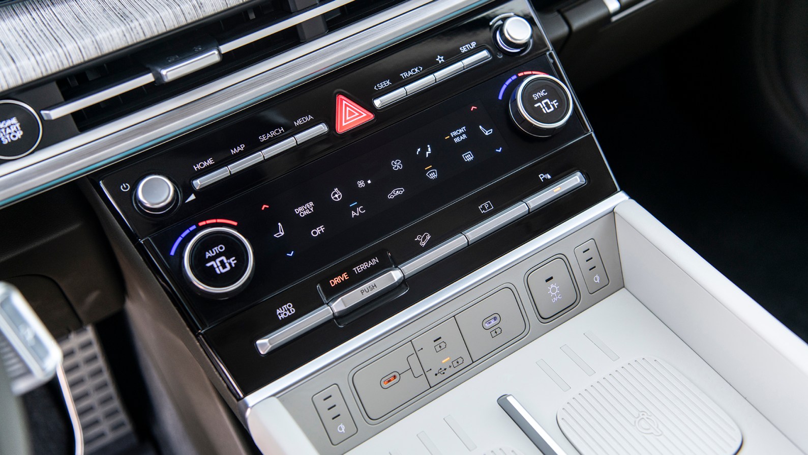 Analog Car Interiors Will Come Back in 1-2 Model Generations, Hyundai ...