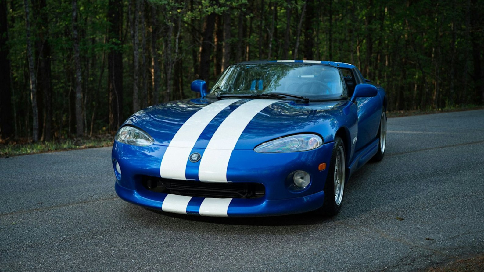 Super Rare Shelby-Themed Dodge Viper For Sale Is a Special Edition Lost ...