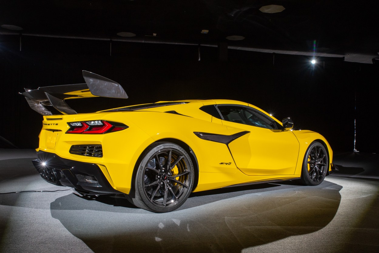 A Stock 2025 Corvette ZR1 Has Already Beaten Chevy’s Official 0 to 60 Time