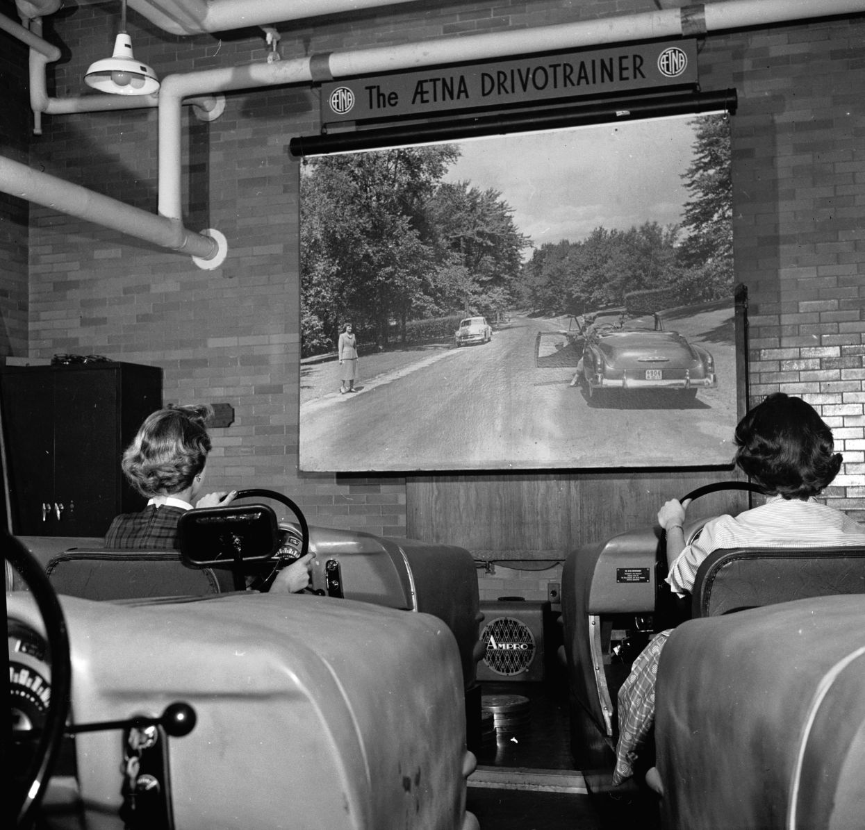This 1950s Driving Sim Can’t Run Gran Turismo, But It Can Help Get Your ...