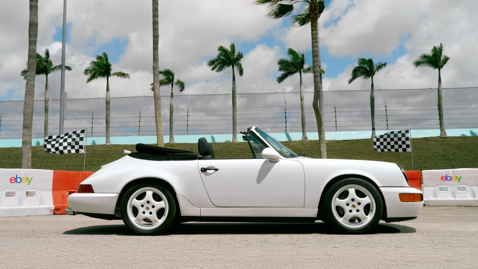 This Porsche 911 With Vibe-Matching Vintage Clothes Is Peak Miami