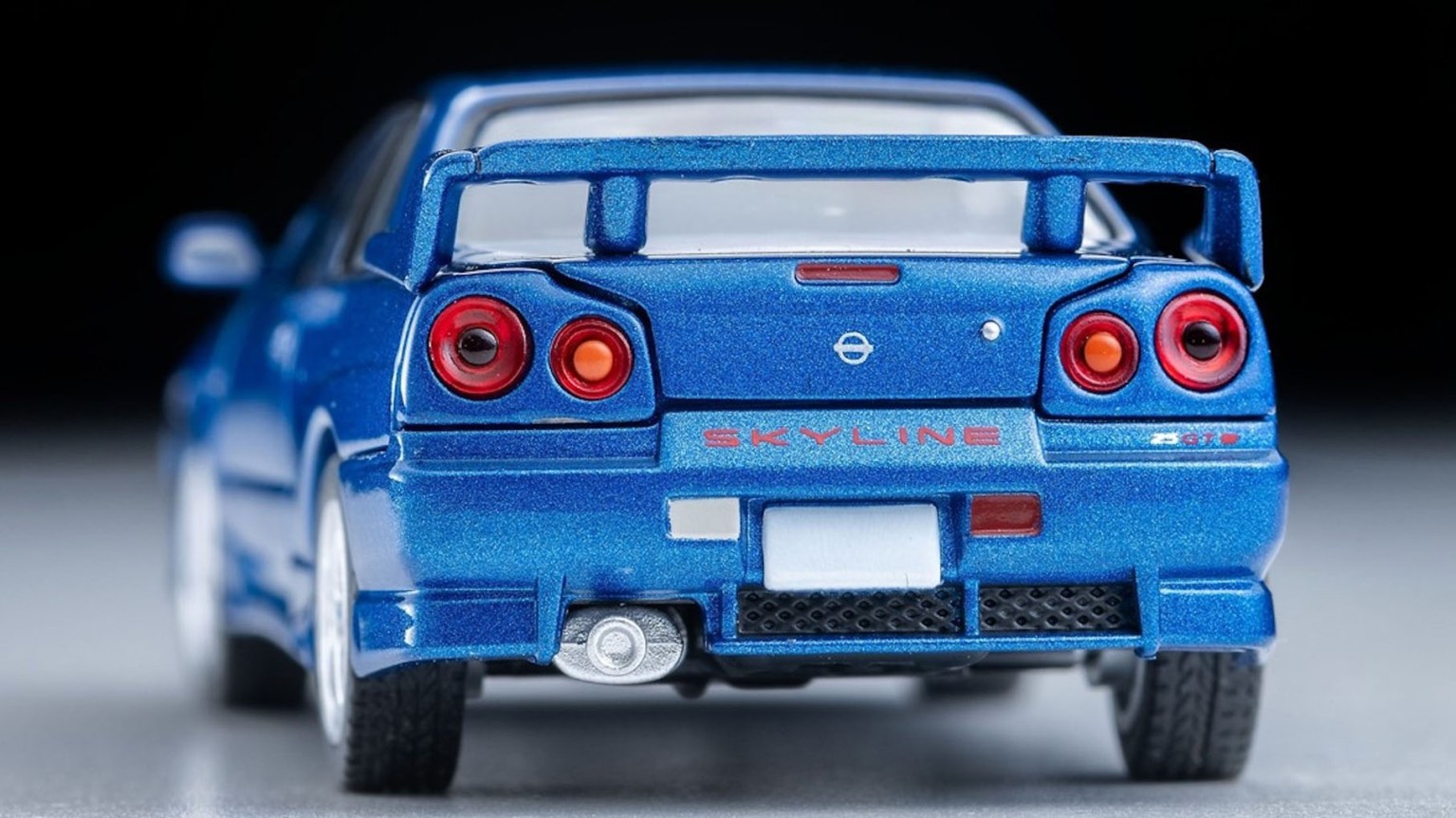 This Die-Cast Nissan Skyline Lets You Swap Out Tiny Bumpers and Wings