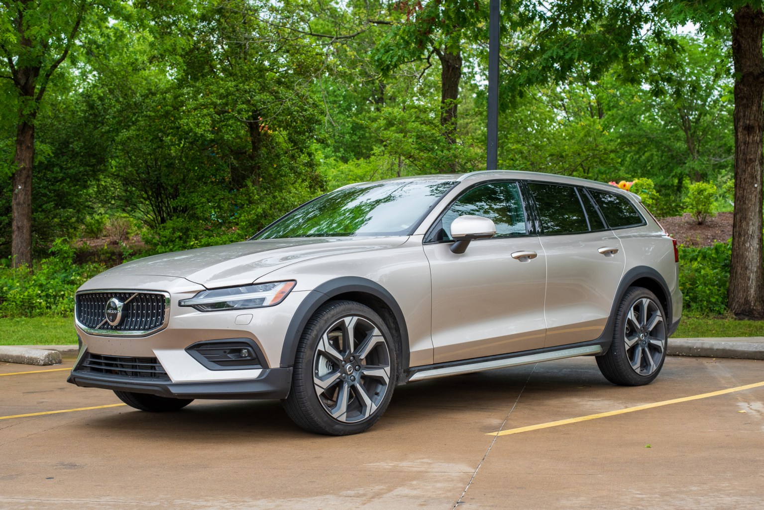 2025 Volvo V60 Cross Country Review: Still Sharp, But Starting to Feel ...