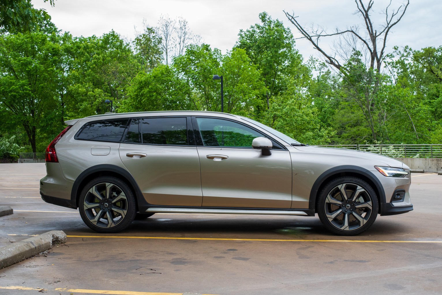 2025 Volvo V60 Cross Country Review: Still Sharp, But Starting to Feel ...