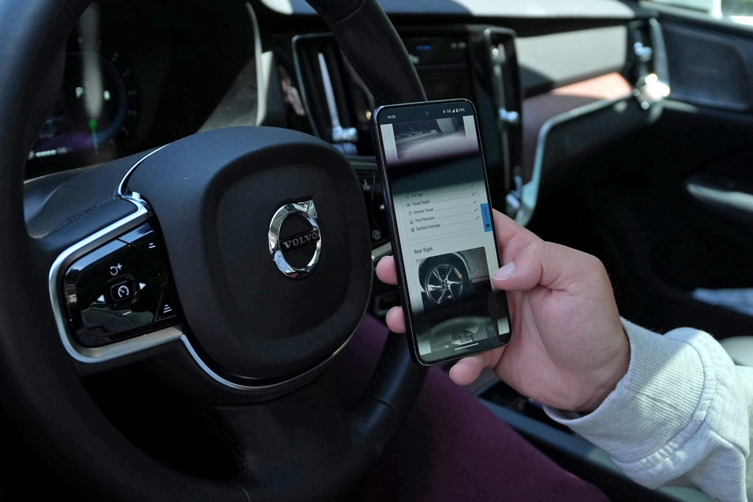 This Is What Happens When Hertz's AI Scanner Finds Damage on Your Rental