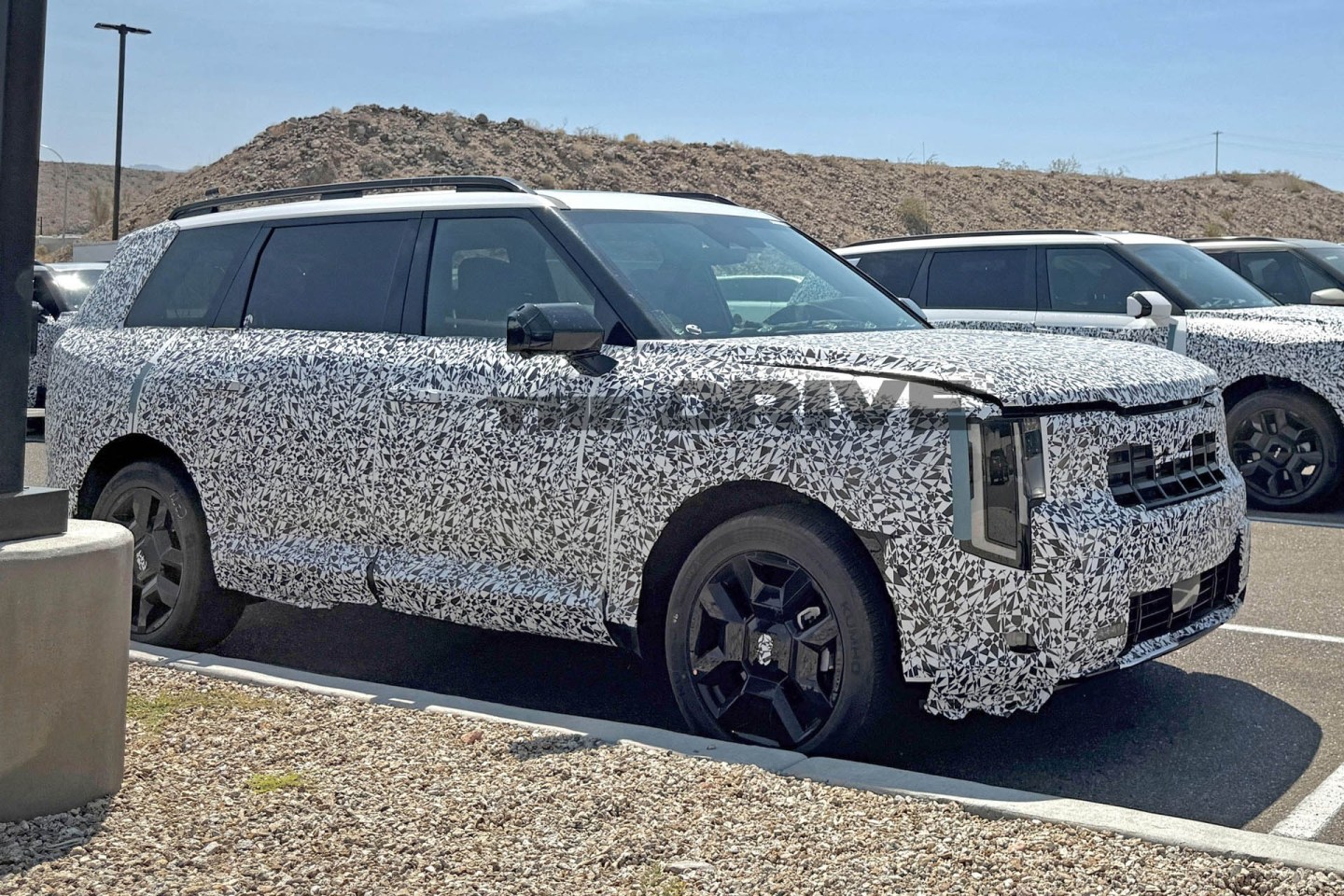 2026 Kia Telluride Goes Boxier in New Spy Shots