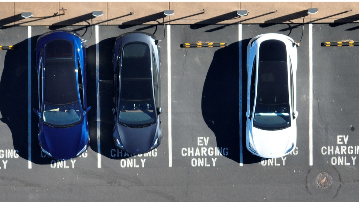 Judge Says Feds Can't Withhold Money From State EV Charger Programs