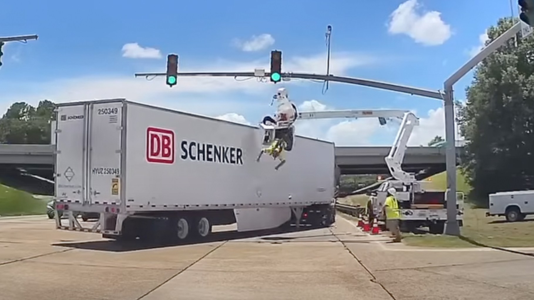 Big Rig Clips Bucket Truck Leaving Worker Dangling For Dear Life