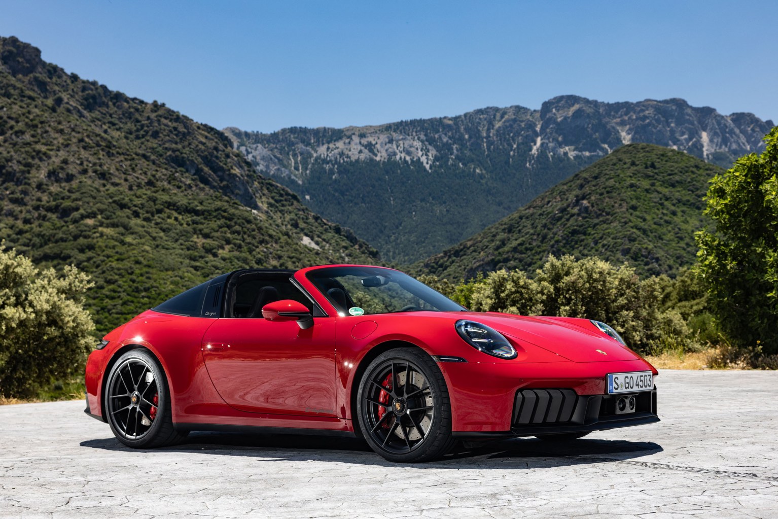 2025 Porsche 911 Targa 4 GTS Review: This Hybrid Loses No Character