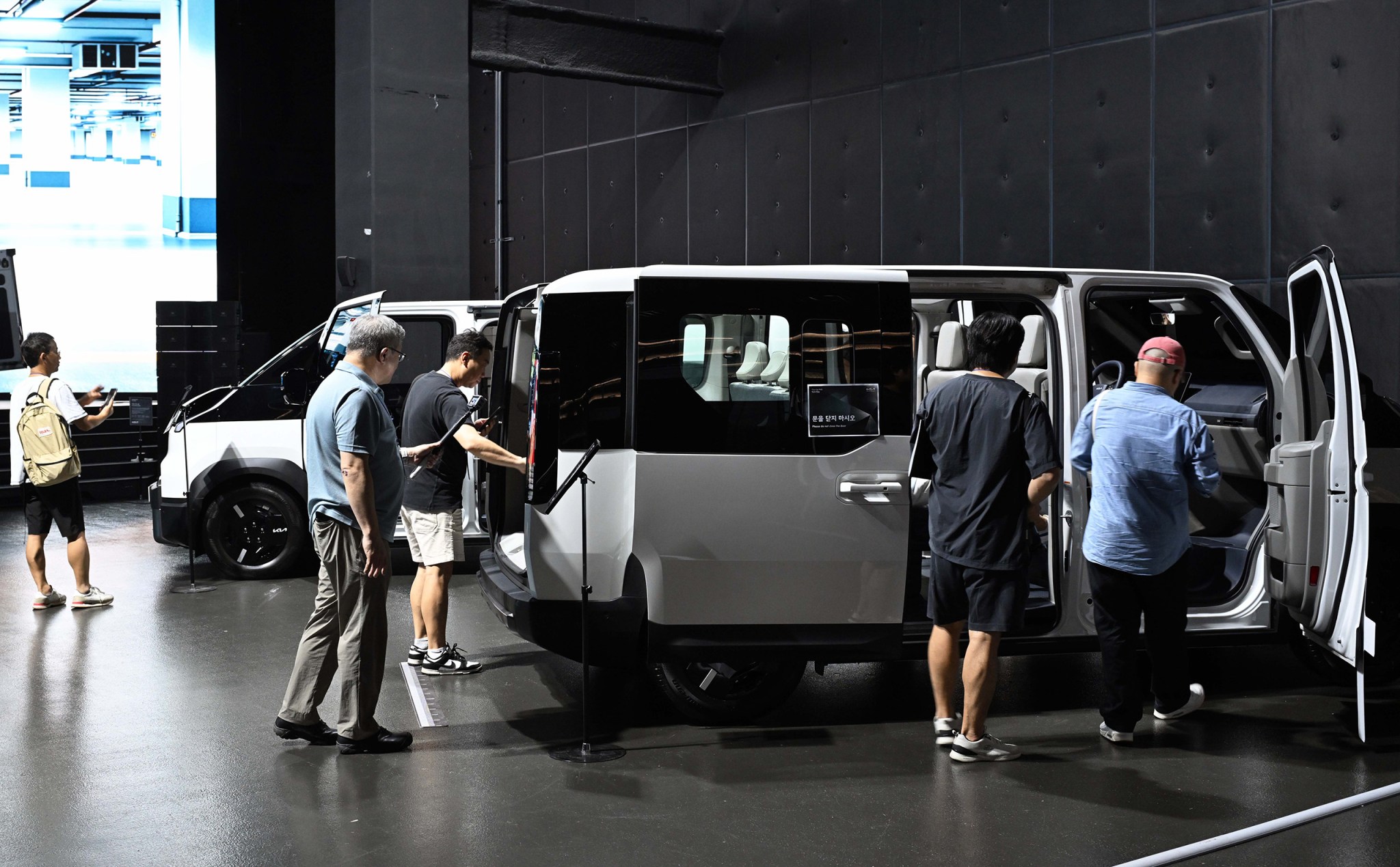 Kia's Electric Vans With Swappable Bodies Are Finally Real