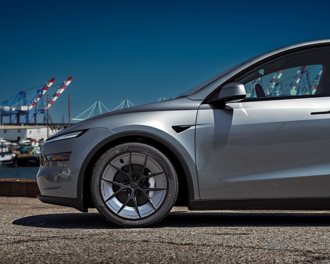 Tesla Aftermarket Company Claims It Built an 'Indestructible' Wheel for ...