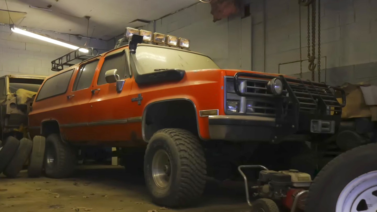 Volcano Vehicle: The ‘Dante’s Peak’ Chevy Suburban Is Getting Restored ...