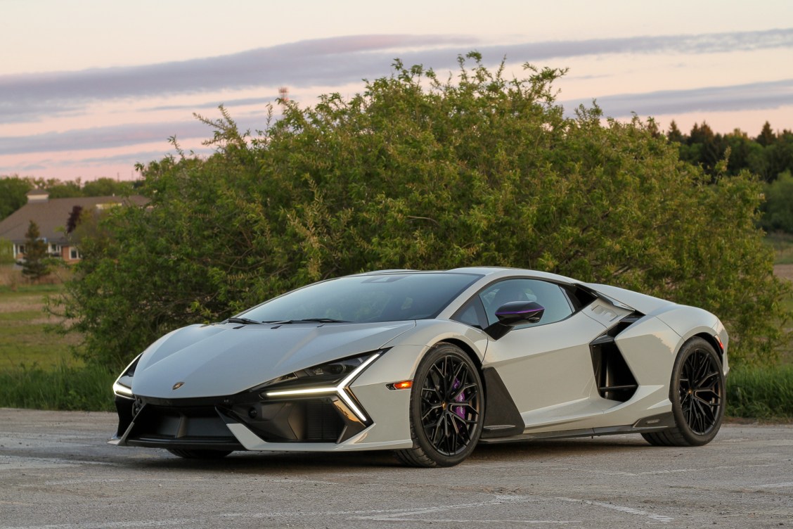 Lamborghini Knows You Miss the Diablo, but It Can't Go Back