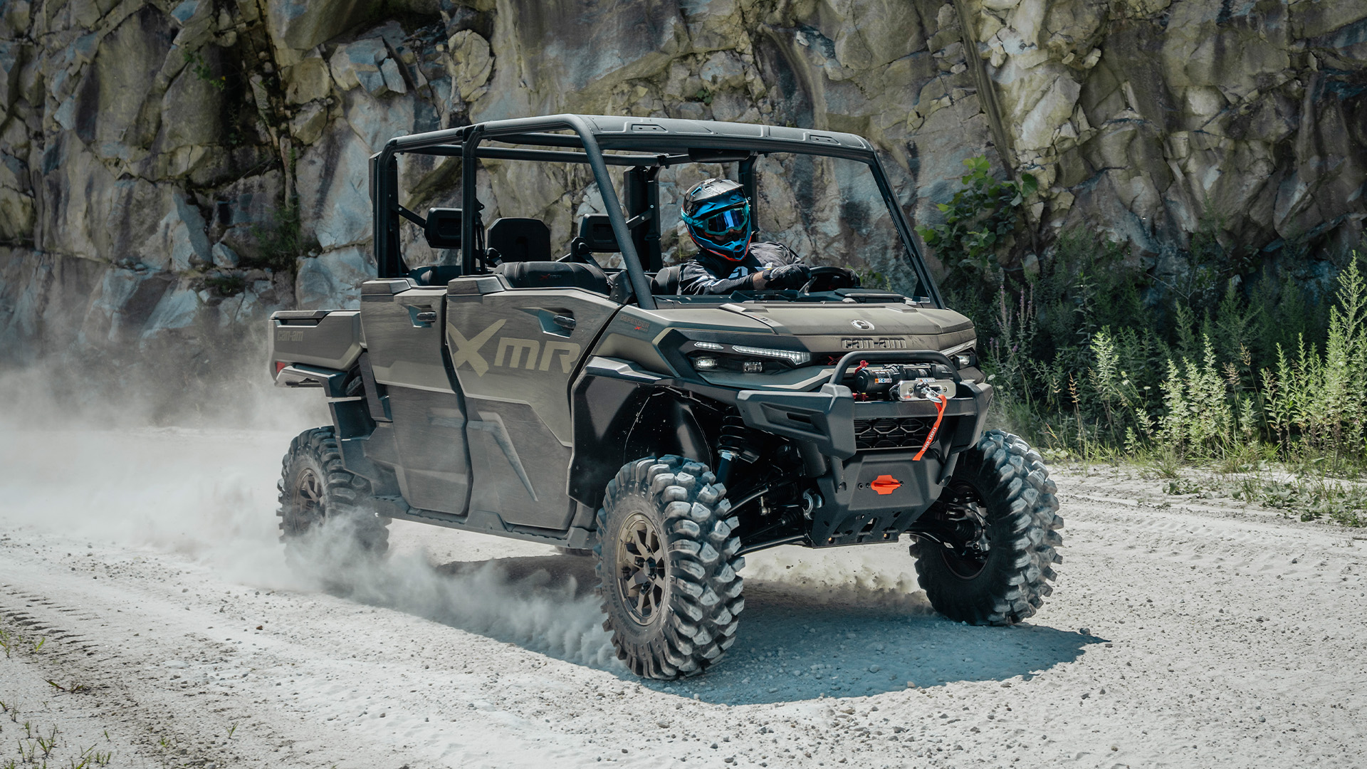 2026 Can-Am Defender Further Proves That UTVs Are Just Cars At This Point