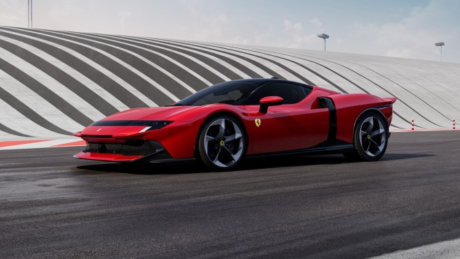 Ferrari Testarossa Returns With 1,036 HP and a Rear Wing From the '70s