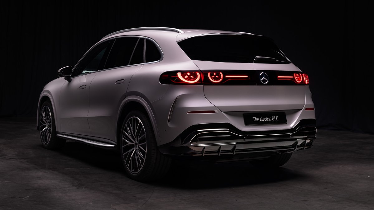 The Electric Mercedes GLC Has 13 Benz Logos on the Outside Alone