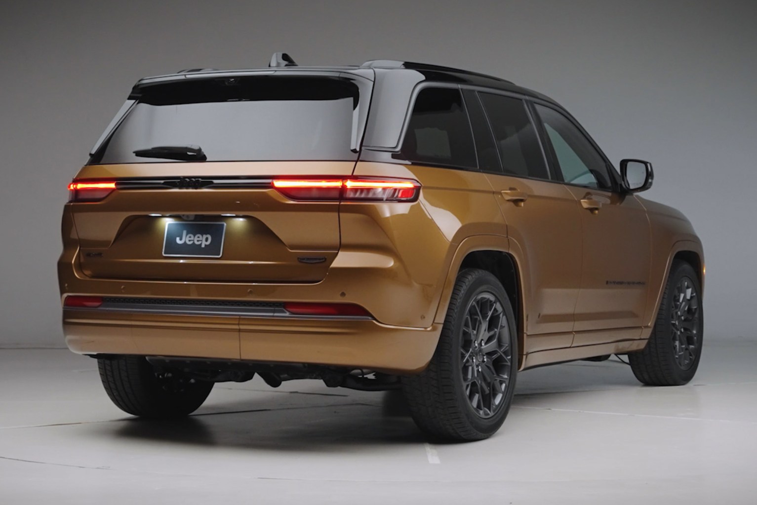 Still No Hemi: 2026 Jeep Grand Cherokee Gets Rowdy Hurricane I4 Instead