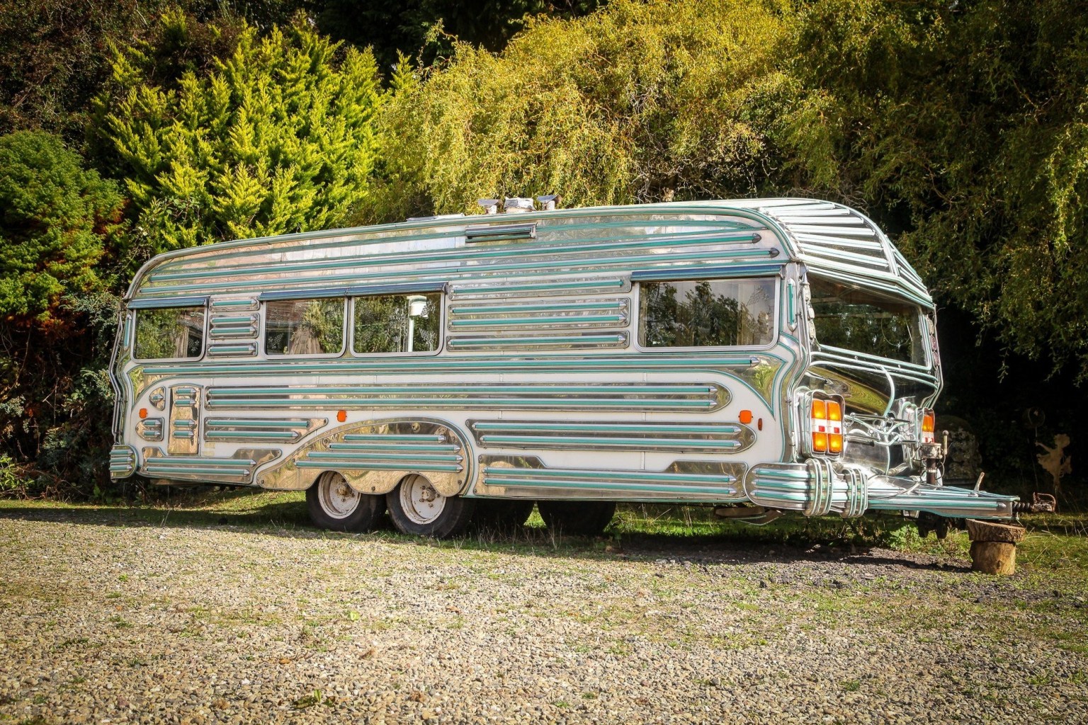Your Airstream’s Got Nothing on This 1950s Vickers Travel Trailer