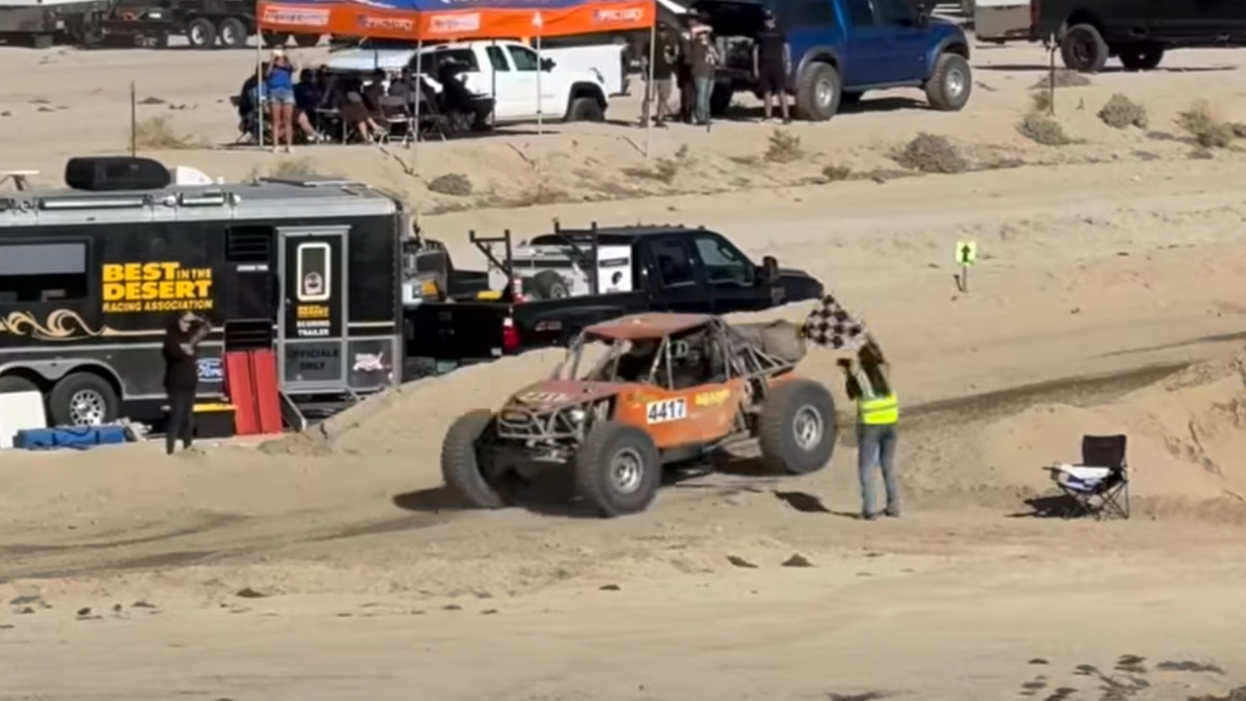 Off-Road Racer Drives 7 Miles to Finish Line in Reverse After His ...