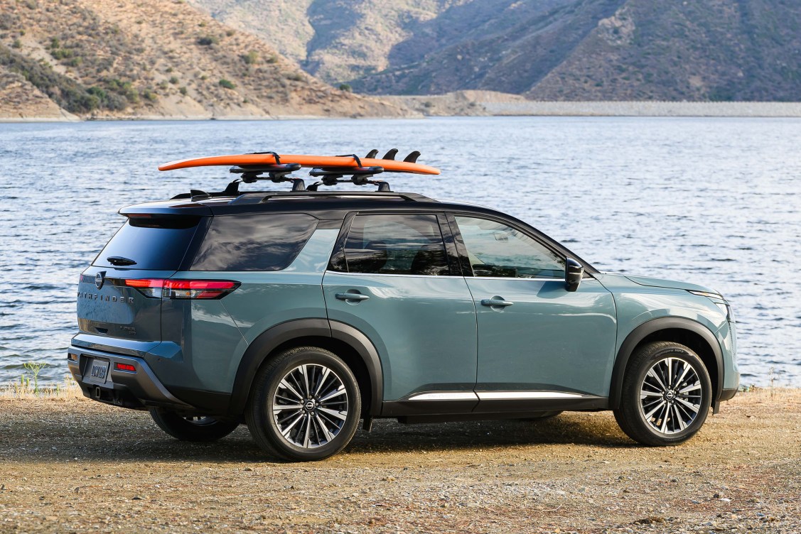 The 2026 Nissan Pathfinder Gets New Tech But Keeps All the Buttons You ...
