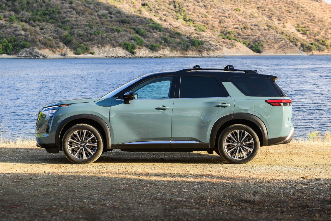 The 2026 Nissan Pathfinder Gets New Tech But Keeps All the Buttons You ...