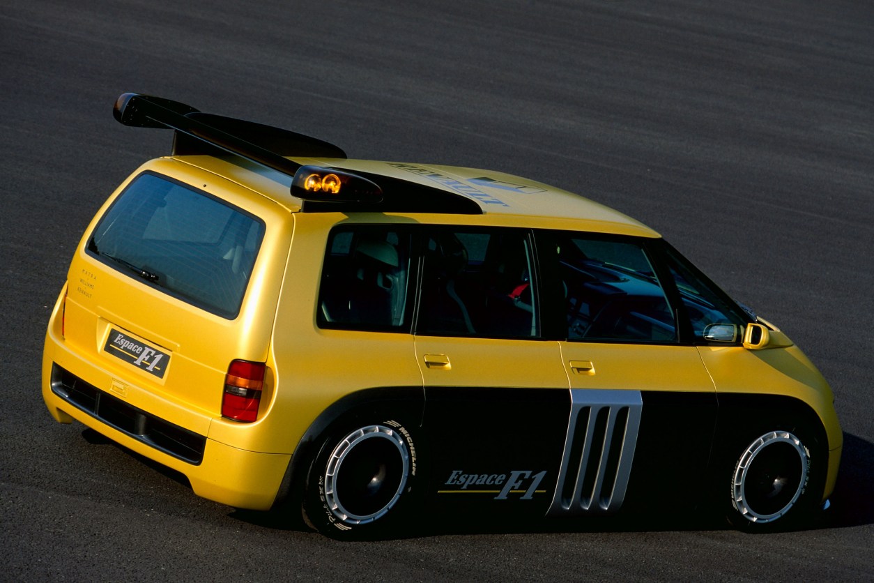 The 800-HP Renault Espace F1 Is Finally Returning to Gran Turismo