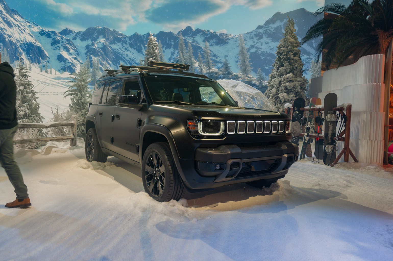 Jeep Won't Say if 35-Inch Tires Fit on the Recon EV