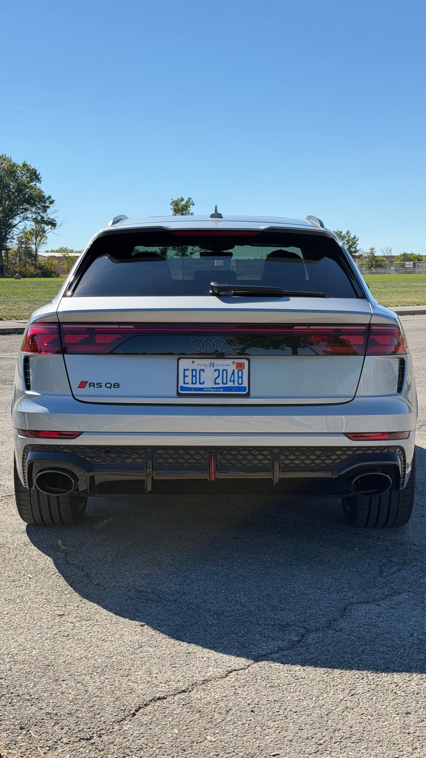 2025 Audi RSQ8 Pros and Cons Review: Function and Form Perfected