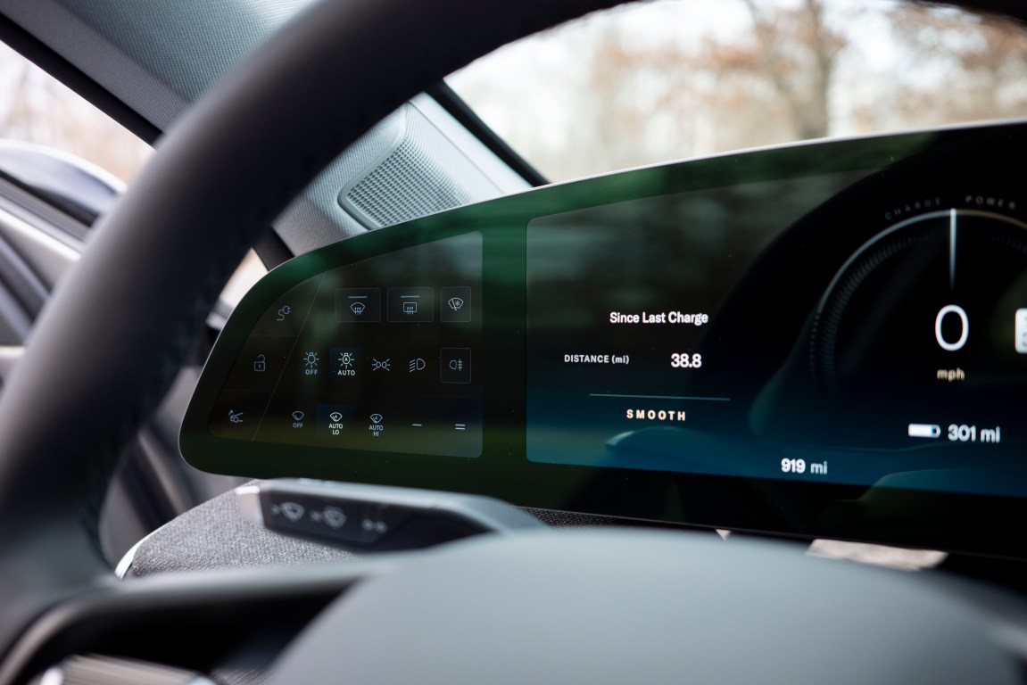 The Lucid Air Has One Screen I Wish Every Car Had
