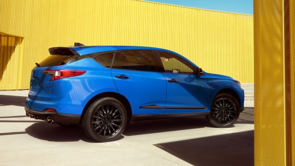 The Acura RDX Is Pausing Production With a Next-Gen Hybrid Years Away