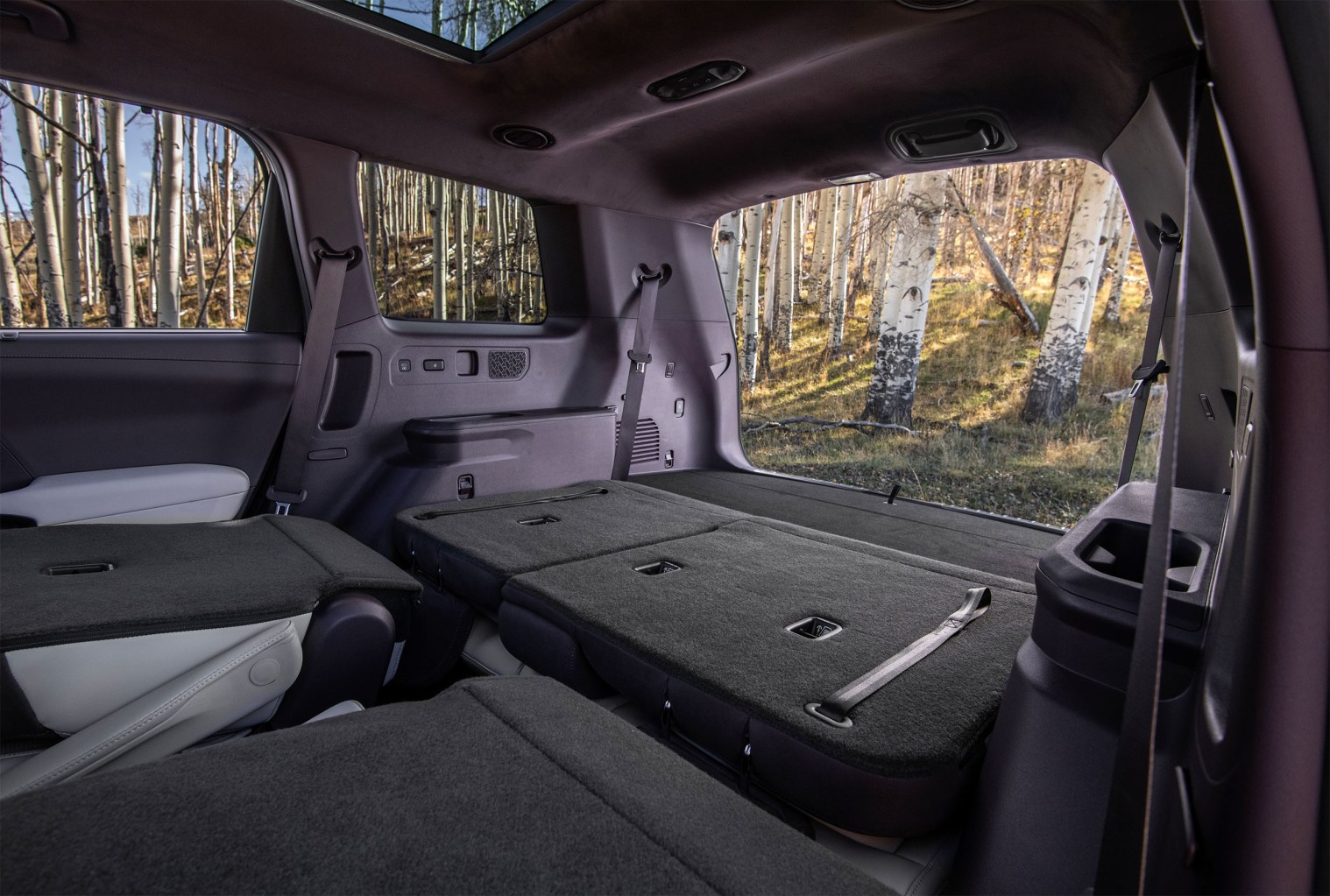 Here's Why Kia Is Getting Weird With Interior Colors, According to Its ...