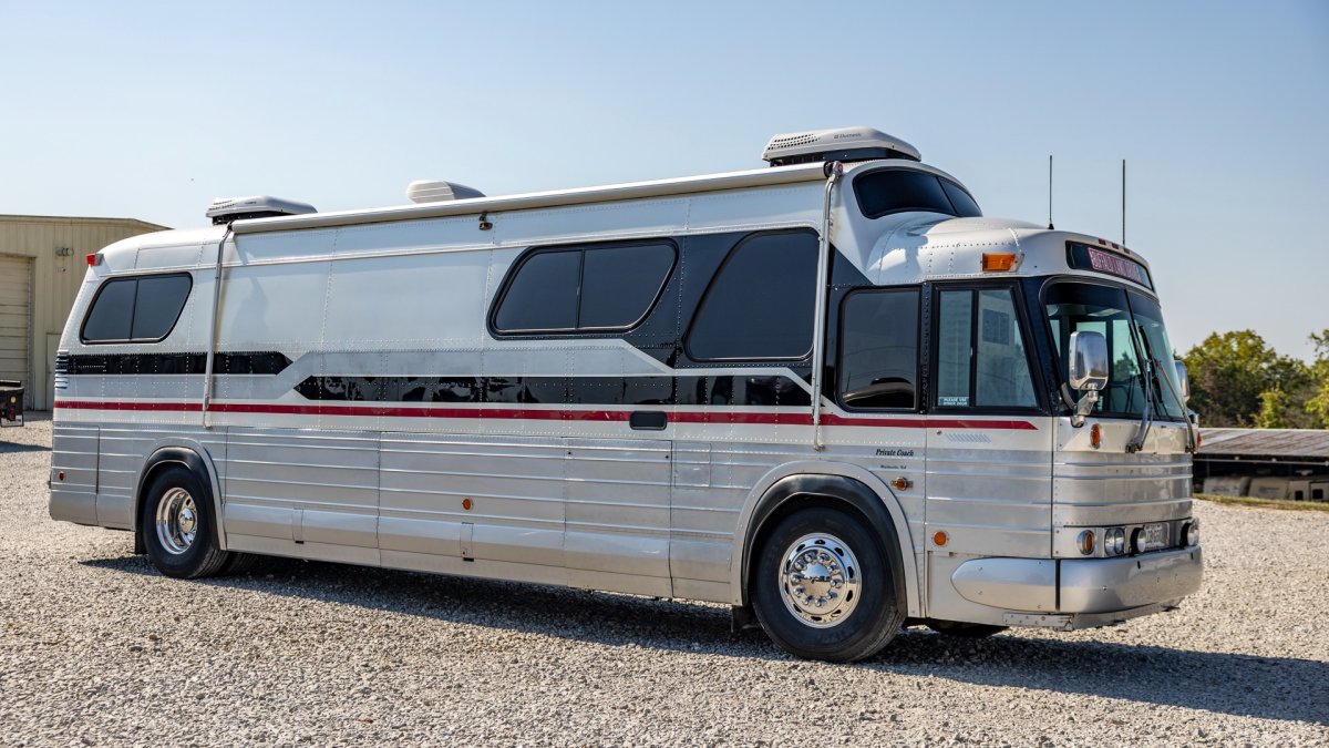 Buy This 1970 GM Bus That's Been Turned Into an RV and Start a Band