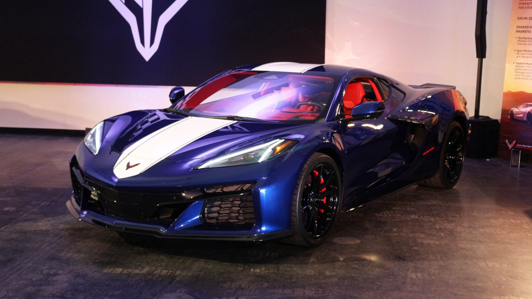 2027 Chevy Corvette Grand Sport: The Goldilocks Spec Returns With New ...