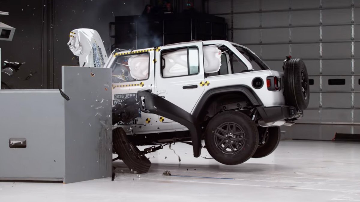 Finally: The Jeep Wrangler Doesn't Flip Over in IIHS Crash Tests Anymore
