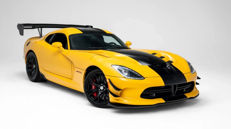 That 500-HP Viper V10 Motorcycle Just Set a New Speed Record