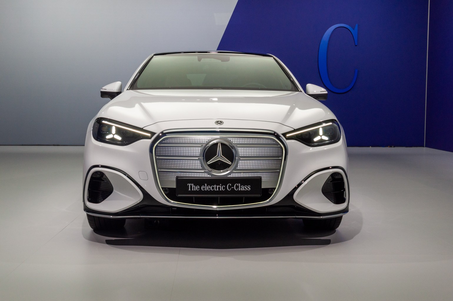 Electric 2027 Mercedes-Benz C-Class Debuts With Nearly 400 Miles of ...