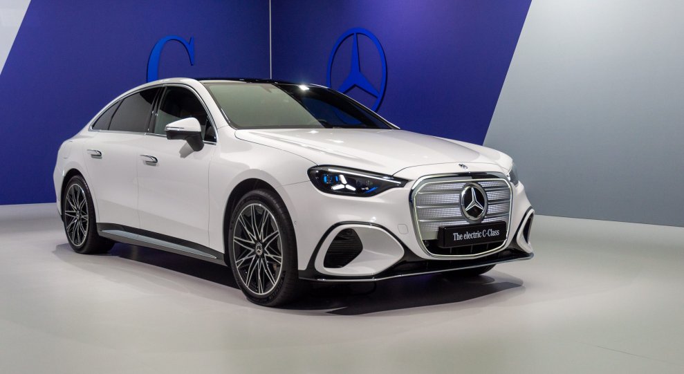 Electric 2027 Mercedes-Benz C-Class Debuts With Nearly 400 Miles of ...