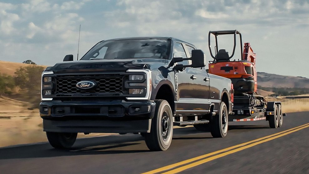 Ford Super Duty Ditches 6.8L Engine, Making 7.3L Gas V8 Standard