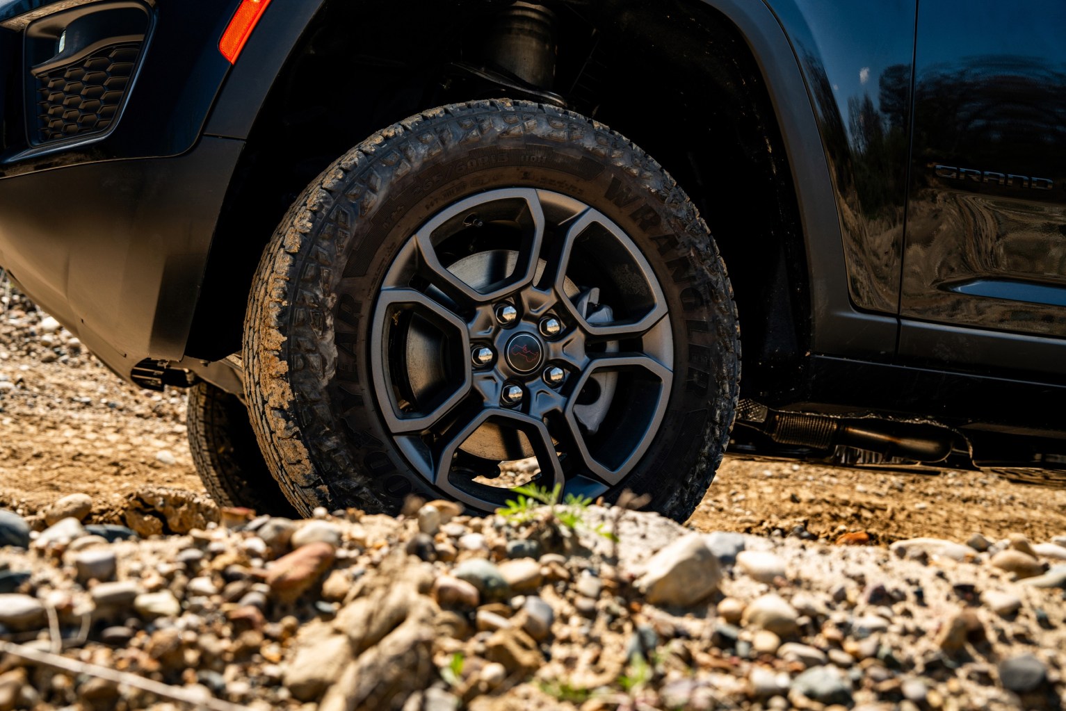 Jeep Grand Cherokee Trailhawk, Overland 4x4 Models Are Back for 2027