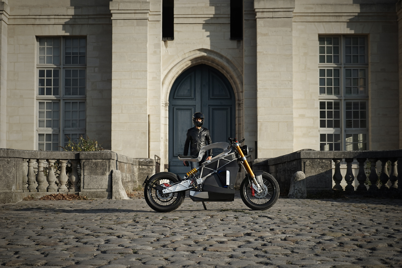 The Essence E-raw Is a New Electric Motorcycle with Modernist French Flair