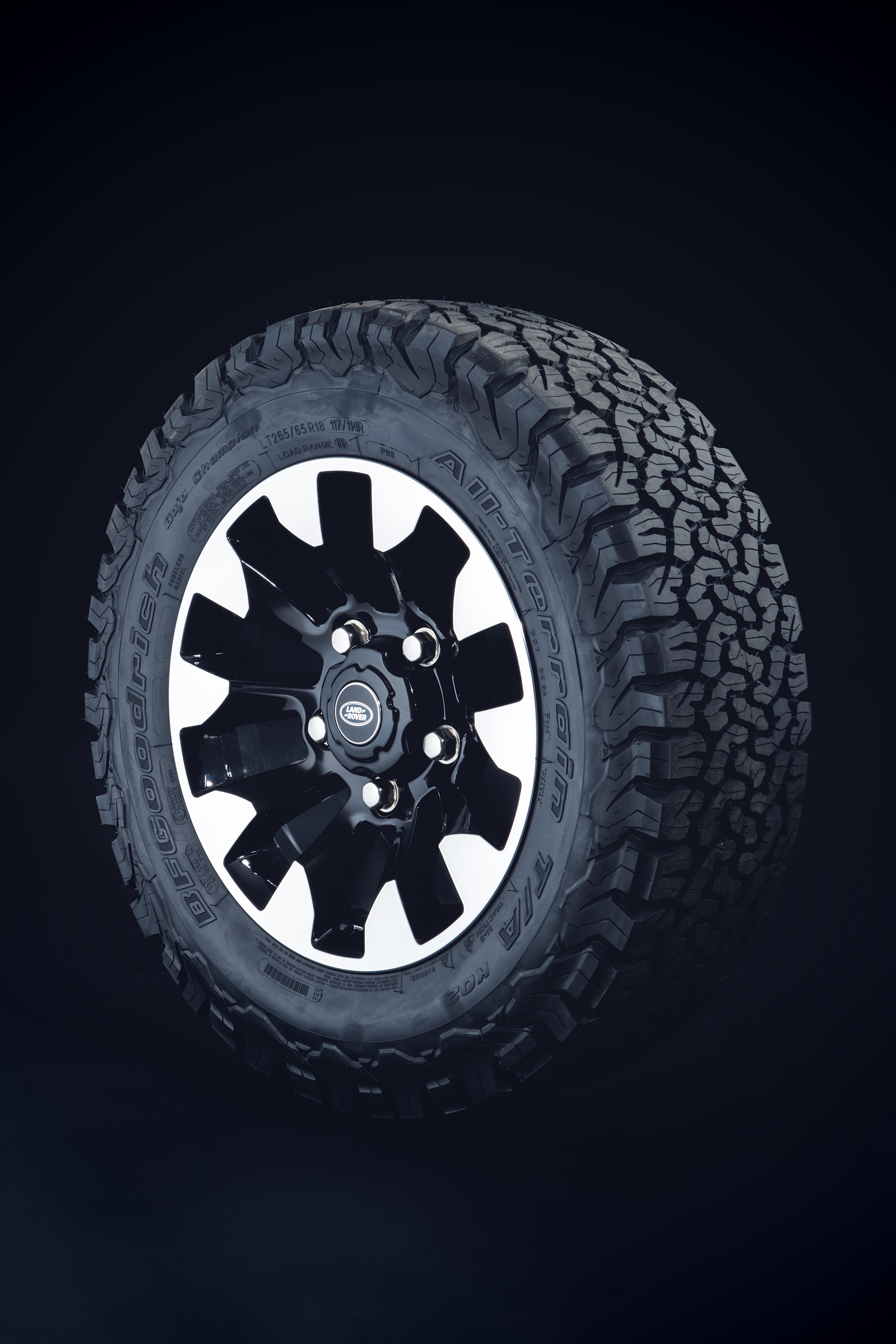 Land Rover Unveils Factory-Built Off-Road Kits to Upgrade Classic Defender