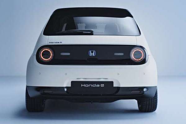 2020 Honda E EV Debuts With Adorable Looks and 124-Mile Driving Range