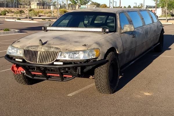 This Apocalypse-Ready Lincoln Towncar Limo Can Be Yours for $4,950