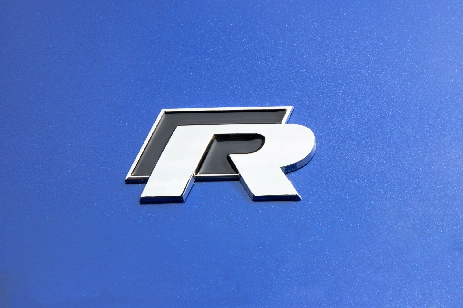 Volkswagen Unveils Next-Generation R Logo