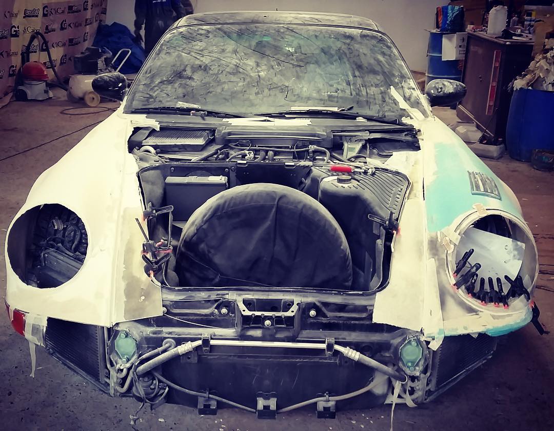 Classic Porsche 911 Is Actually a 996-Gen With a Bizarro Retro Body Kit