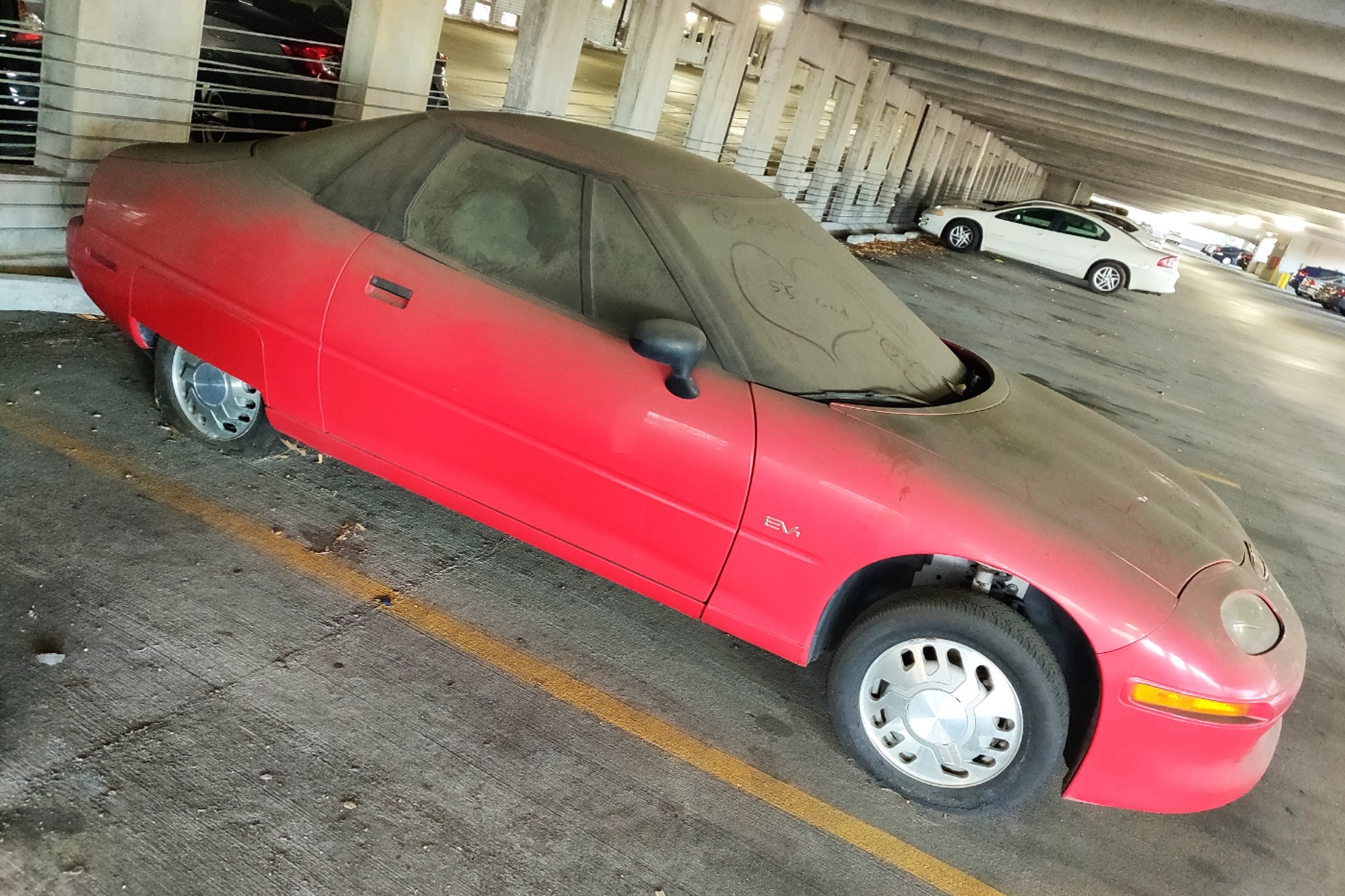 There's an Ultra-Rare GM EV1 Abandoned in an Atlanta Parking Garage