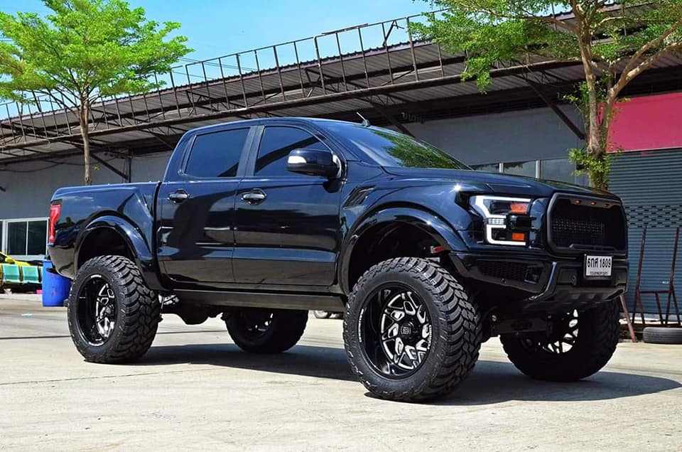 Tuner's Body Kit Gives Ford Ranger Pickup Truck the F-150 Raptor Treatment